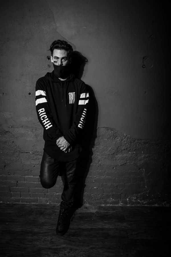 The Source |Renowned Clothing Releases Their 2014 Winter Capsule Collection