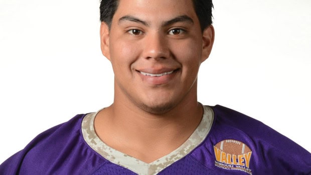 Western Illinois Linebacker Jordan Veloz Donating Bone Marrow To Infant ...