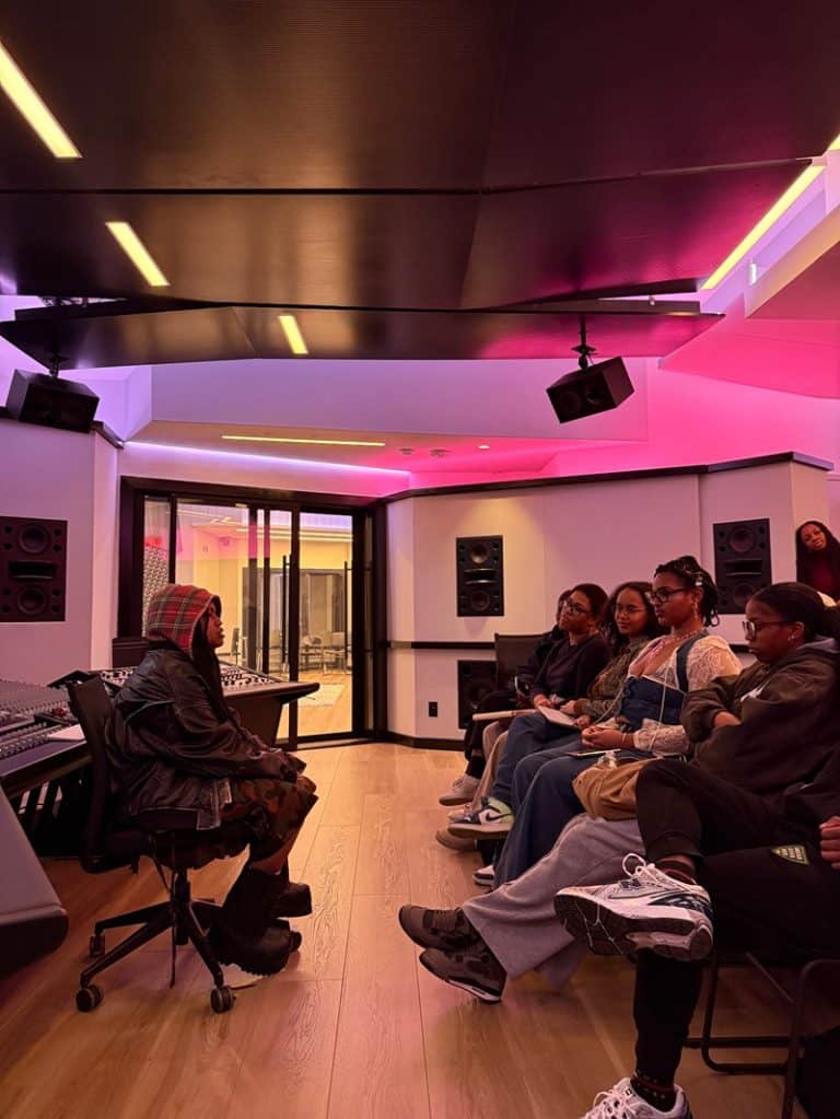 Ambré Mentors Students at Roc Nation School in Brooklyn